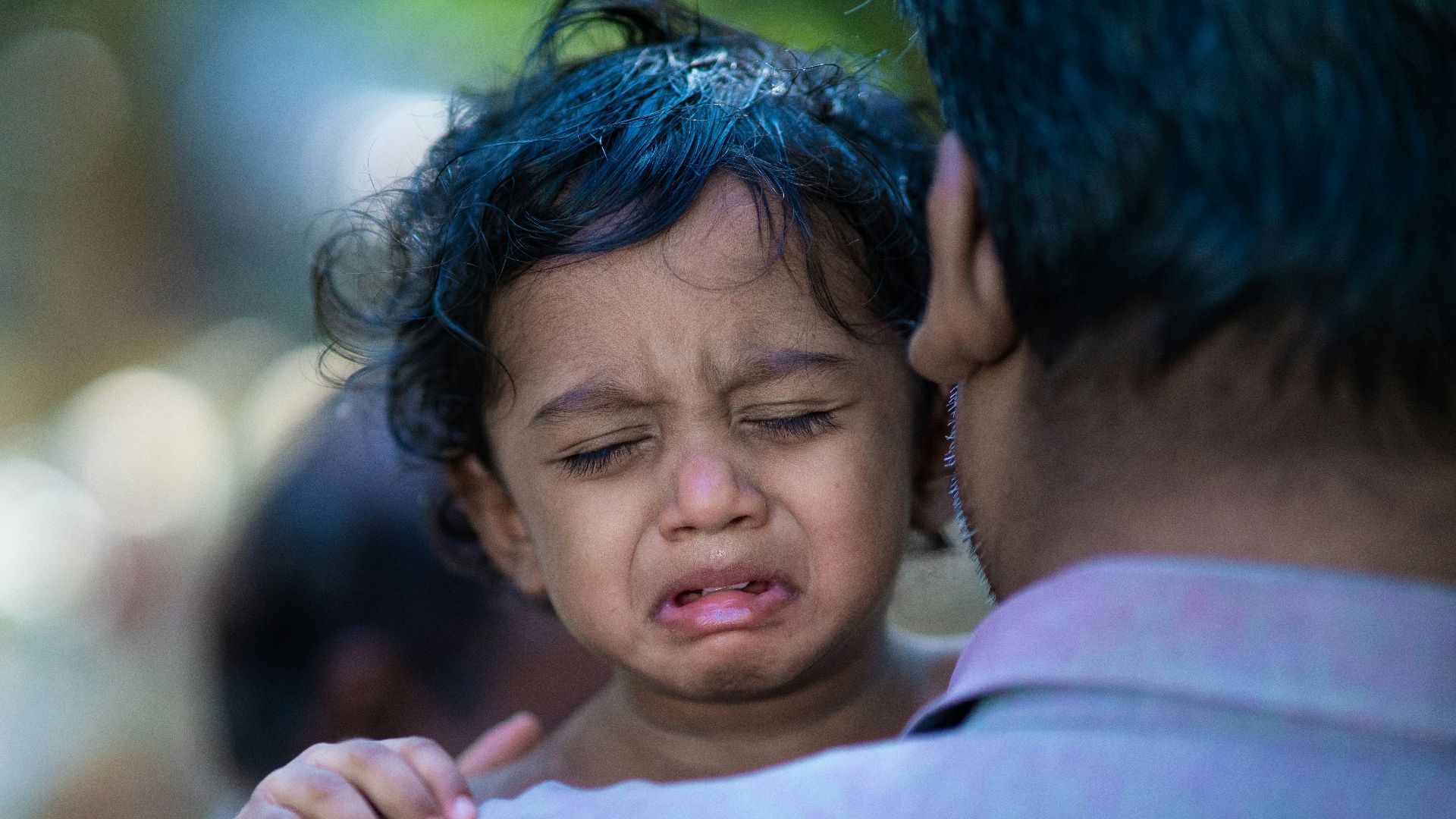 20 Innocent White Lies Parents Get Away With