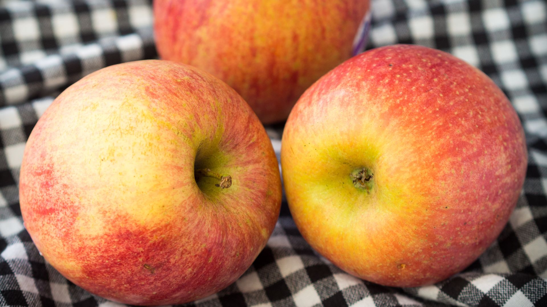 The 10 Sweetest Apple Varieties & 10 Recipes That Use Them