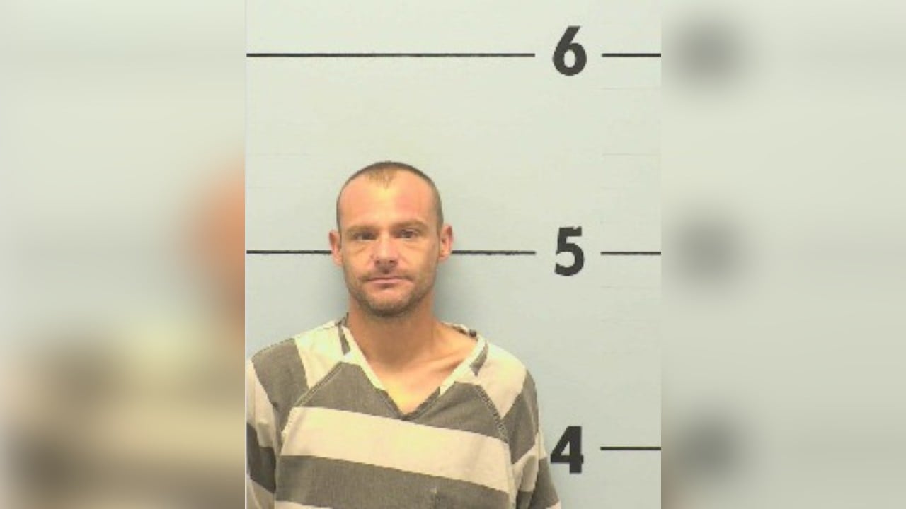 Man accused of threatening neighbors arrested at elementary school