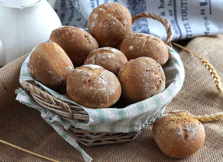 No knead mini breads - crispy and soft result!