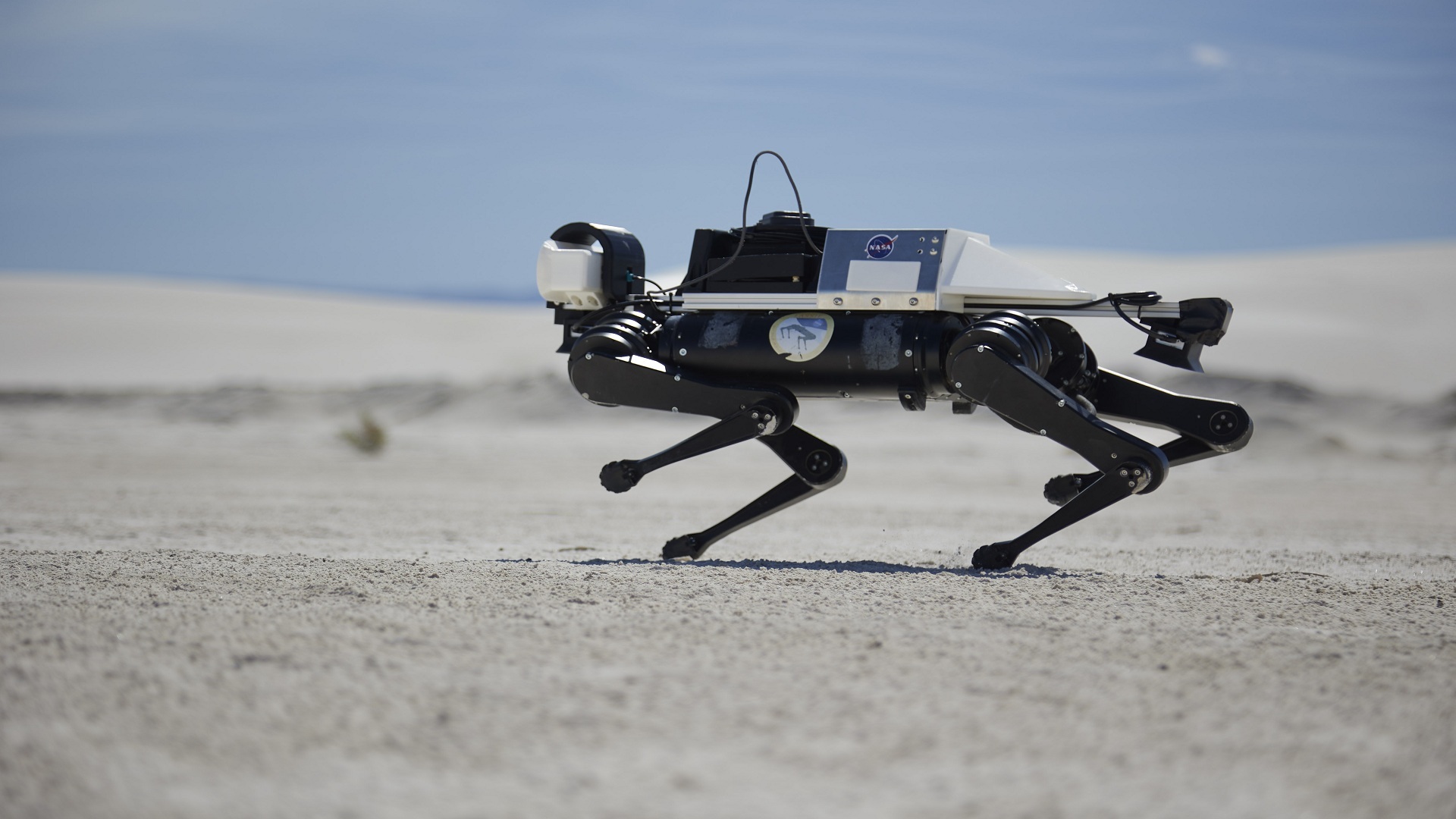 Dog-like robot trains on White Sands dunes to prepare for Moon and Mars ...