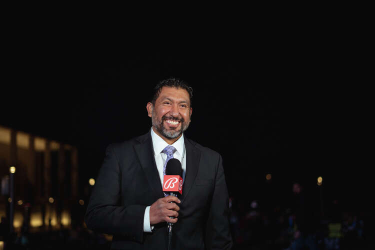 Longtime sportscaster Hector Ledesma returns for 'Game of the Week'