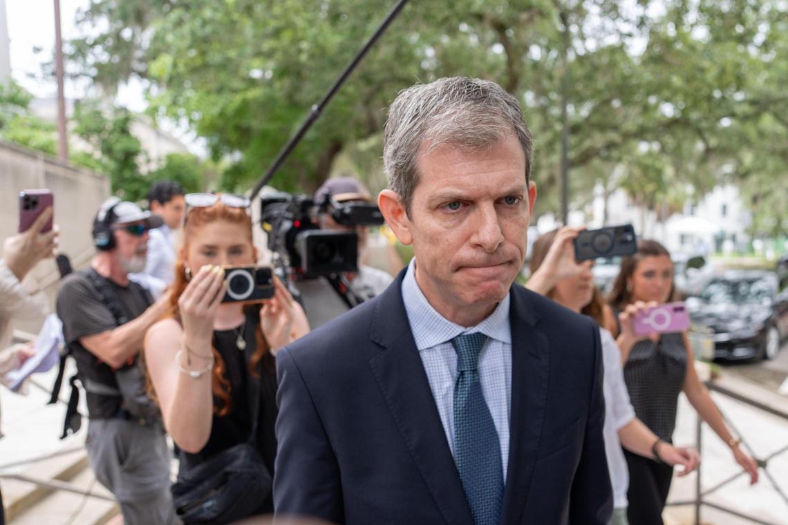 Ghislaine Maxwell's DOJ interviews released: What she said about Trump ...