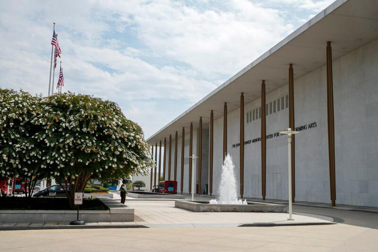 Trump announces 2026 World Cup draft will be held at Kennedy Center