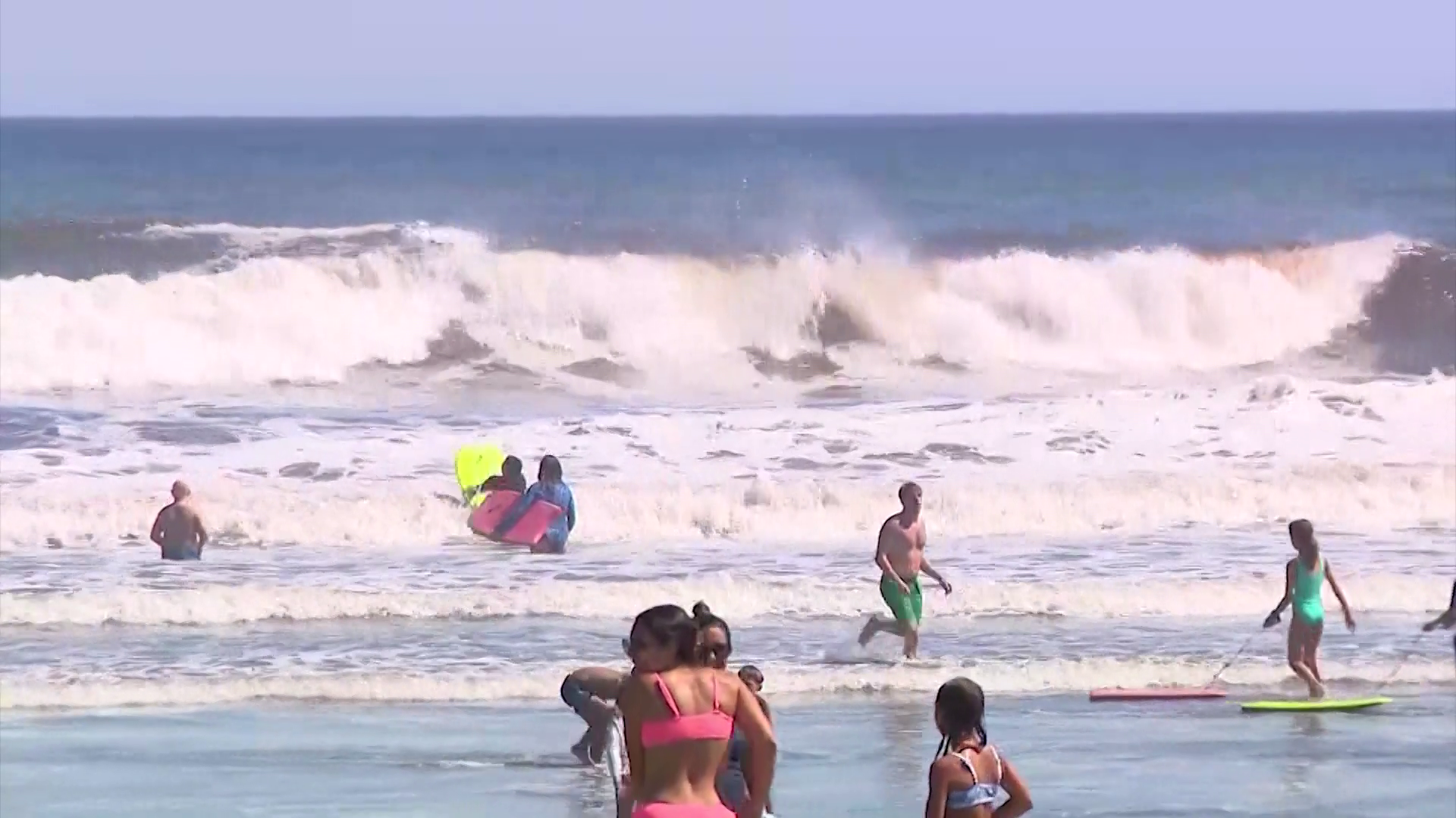 Lifeguards, firefighters team up for rescues on New Hampshire coast