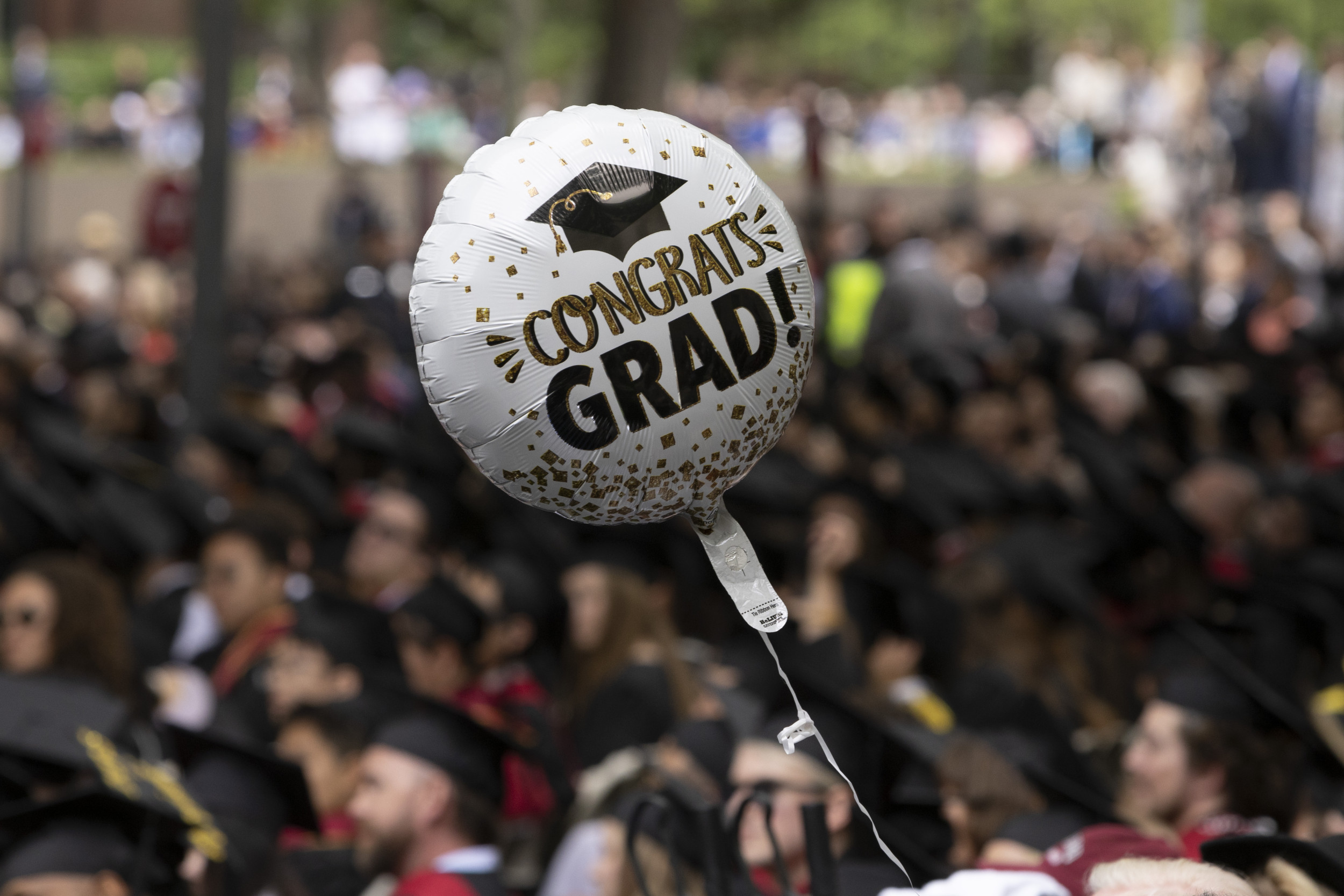 Nearly 4 in 10 Gen Z college grads giving up on using their degrees—Poll