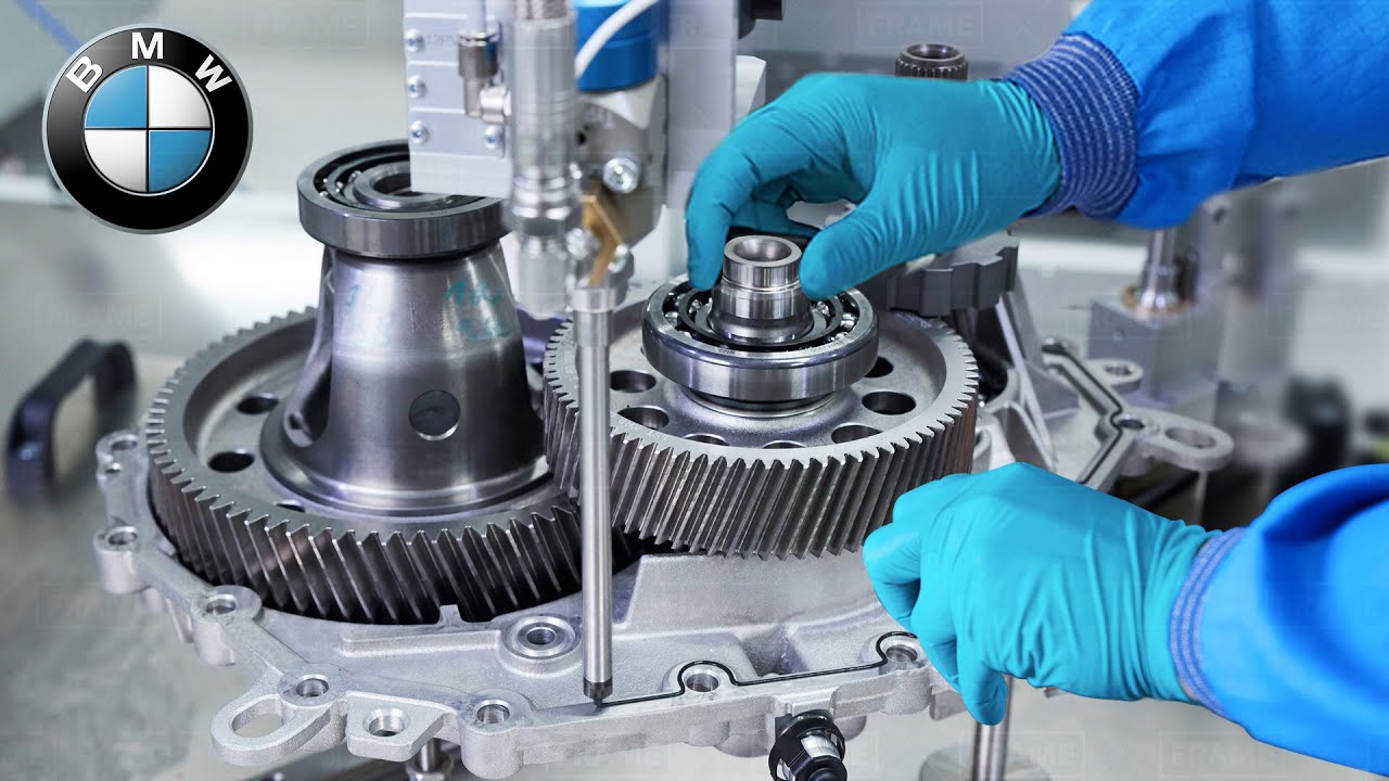 Inside a futuristic factory: the innovative process of creating BMW ...