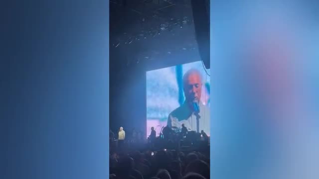 Tom Jones stops concert to deliver defiant message to politicians after ...