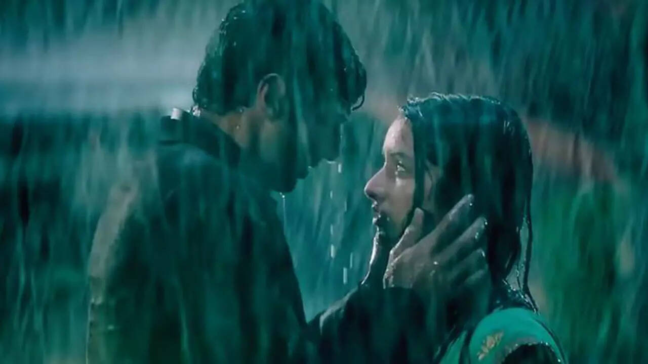 Bollywood movies that perfectly capture monsoon magic