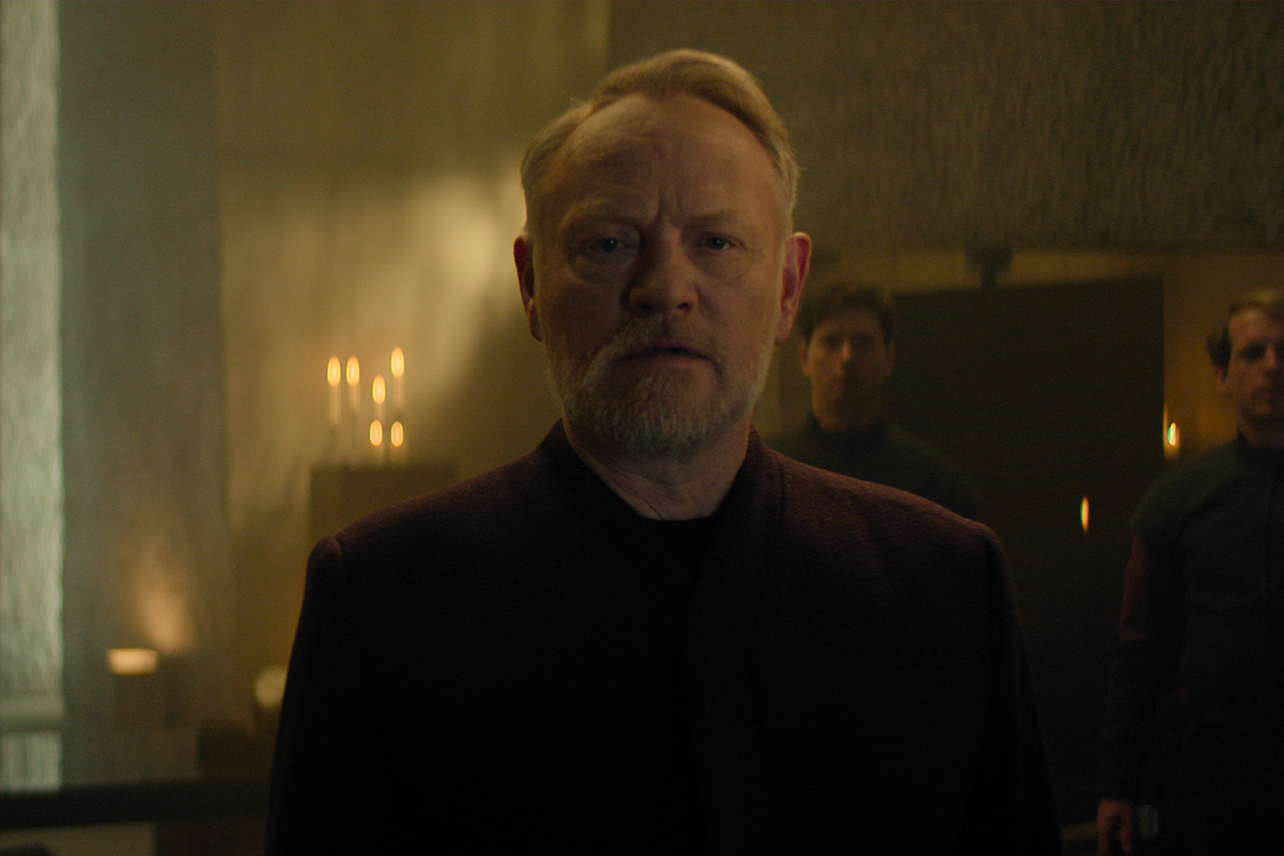 ‘Foundation’ Star Jared Harris Explains Why Hari Seldon Doesn’t Know ...