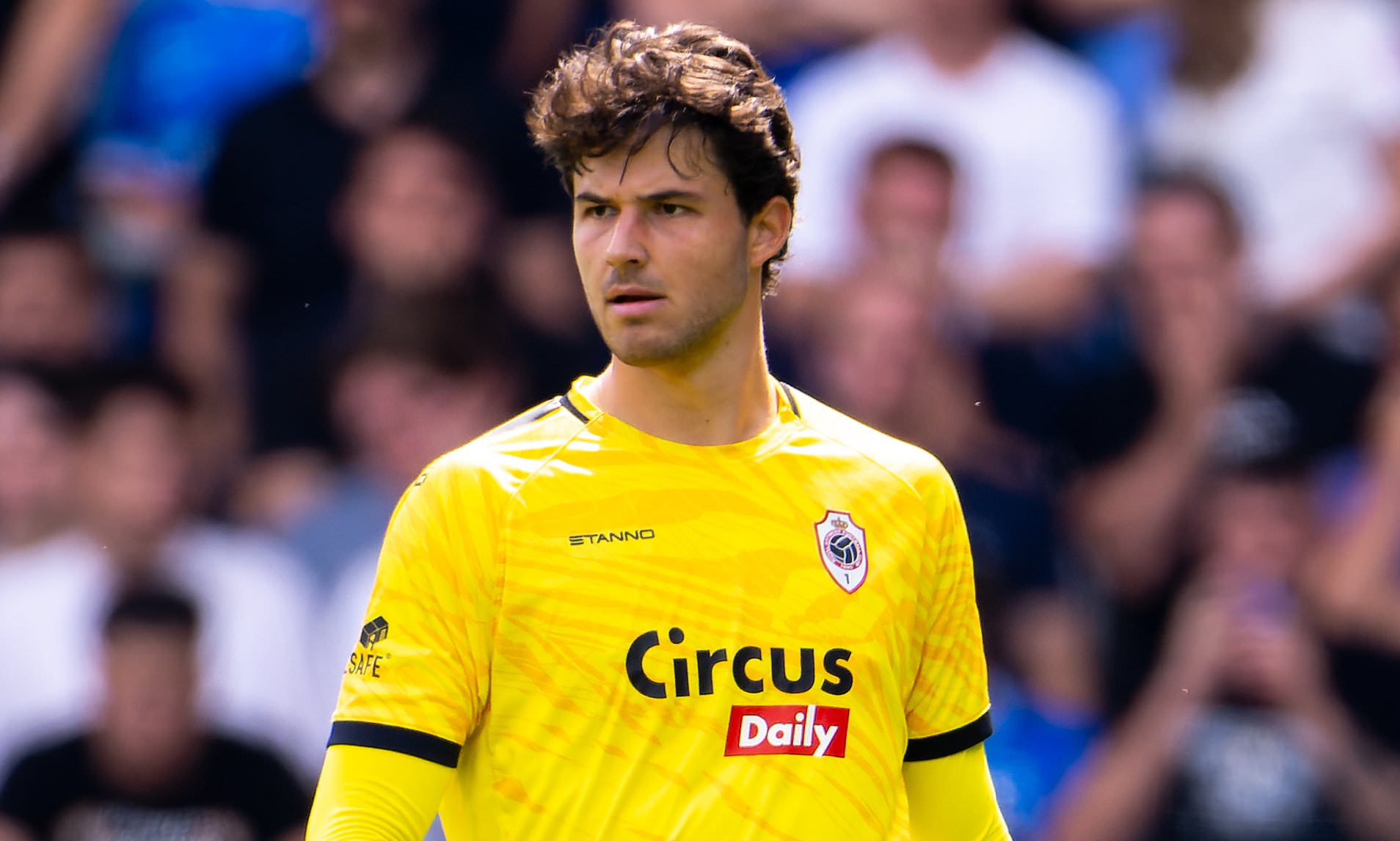 Man United in talks to sign goalkeeper Senne Lammens in £17m deal