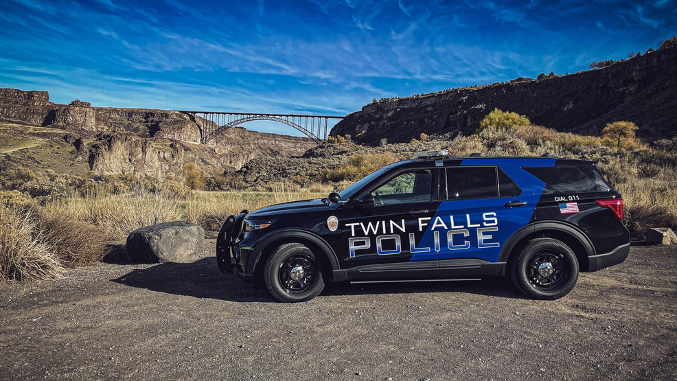 Two men hospitalized with lacerations after knife fight in Twin Falls