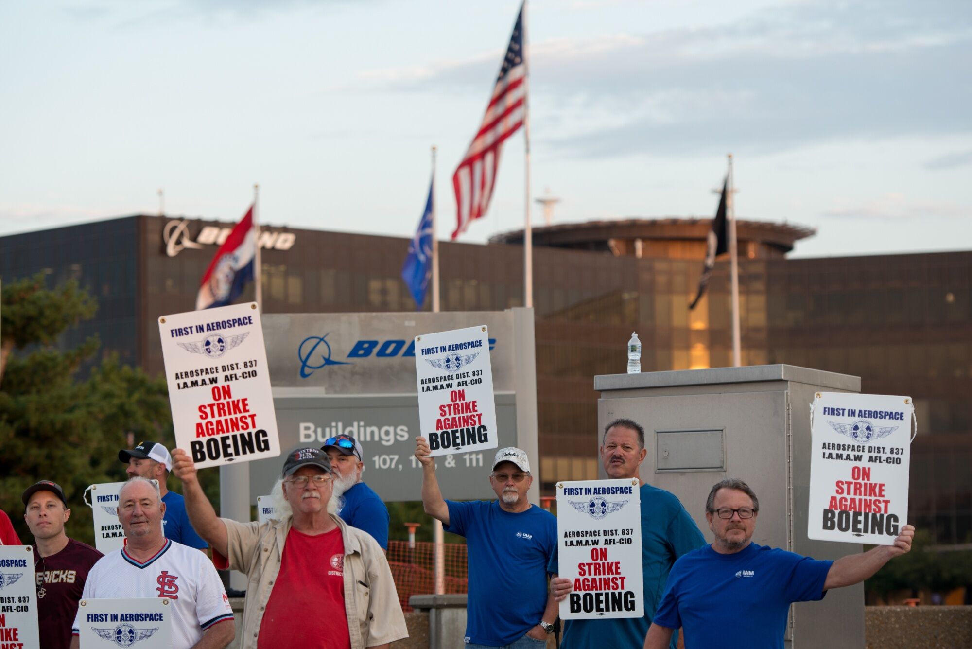 Boeing, Striking Defense Workers Union to Start Talks Monday