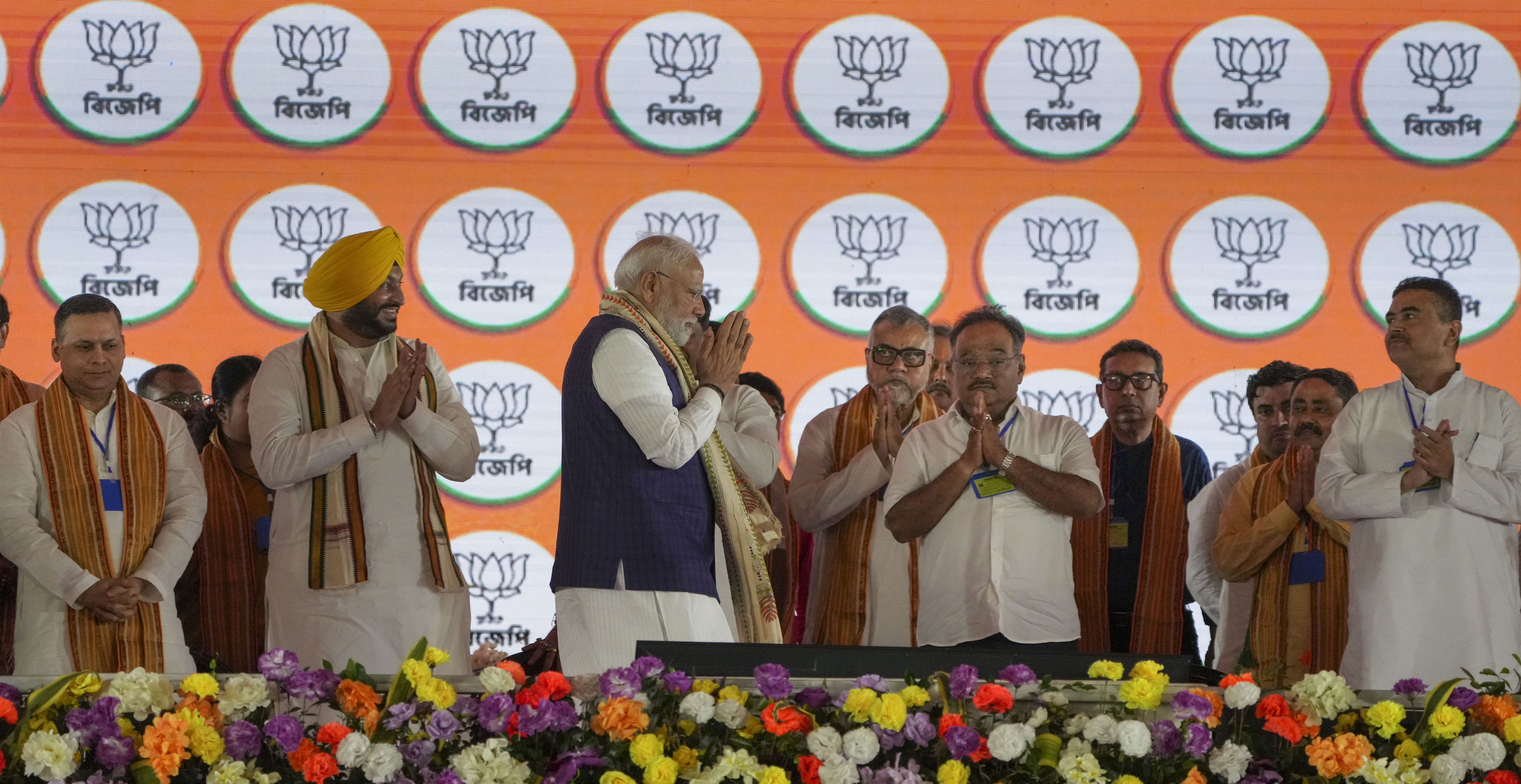 Modi stresses on infiltration-corruption poll pitch to 'save' Bengal ...