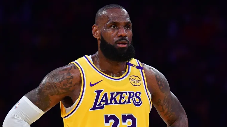 Is LeBron James playing tonight? Latest updates on Lakers star's status ...