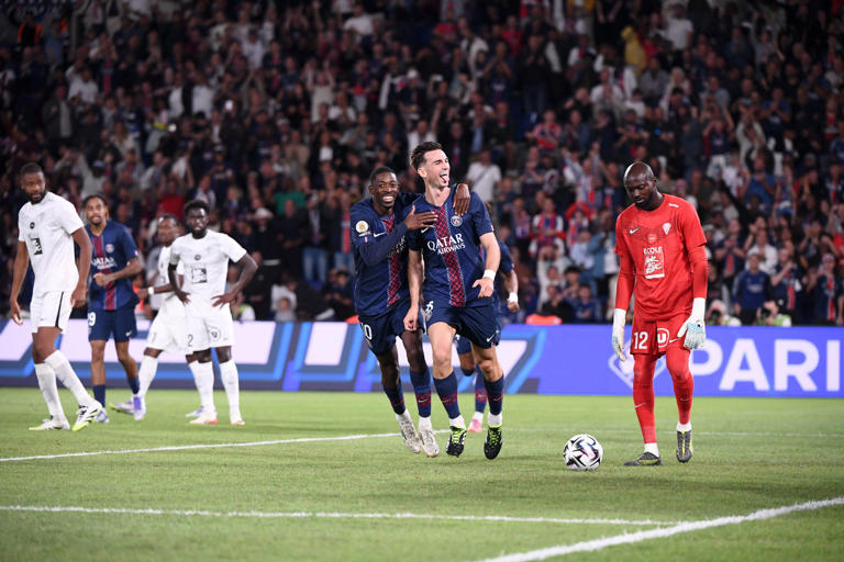 Sans forcer, le PSG fait le plein - Débrief et NOTES des joueurs (PSG 1 ...