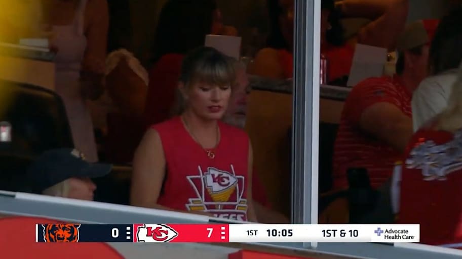 Taylor Swift Lookalike Fools Local Chiefs-Bears Broadcast
