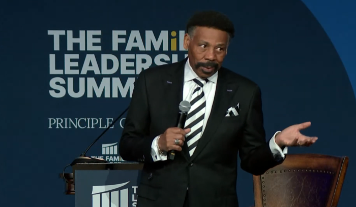 Pastor Tony Evans returns to preaching while his restoration to ...