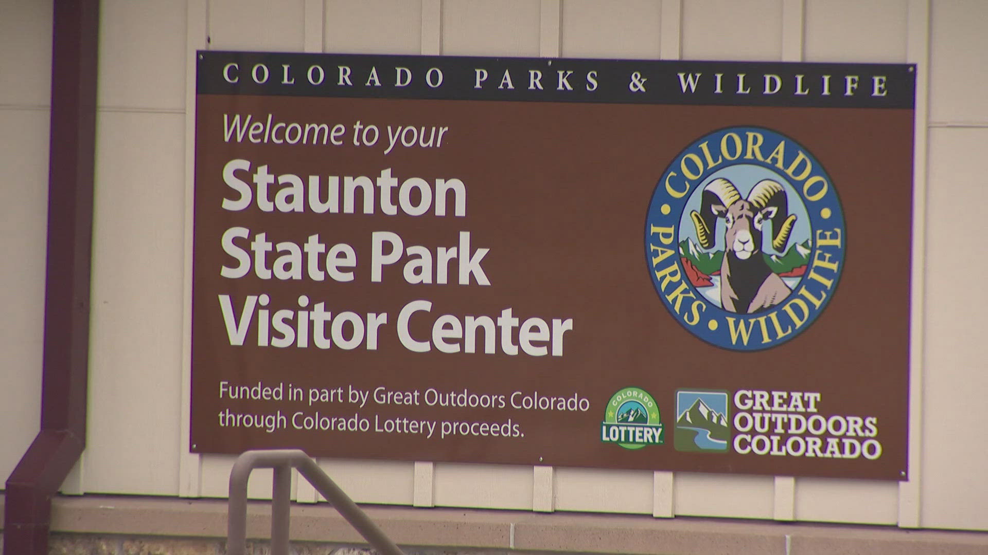 Officials say Colorado park ranger stabbed self in 'elaborate hoax'