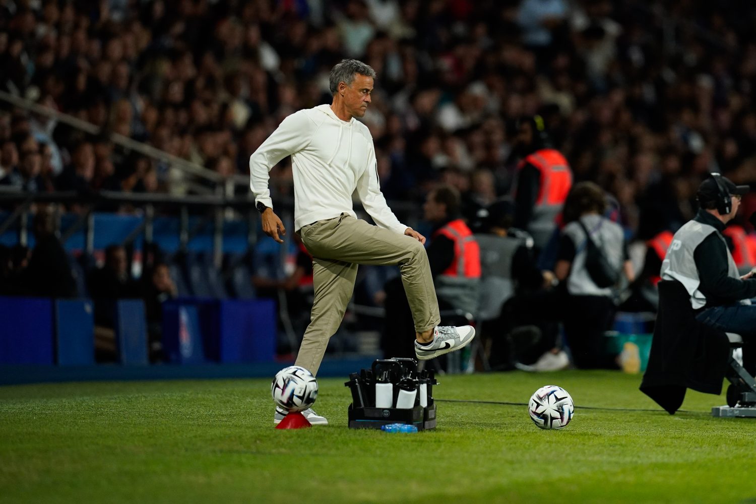 PSG vs Angers – Luis Enrique tells all: Victory, Donnarumma, the pitch ...
