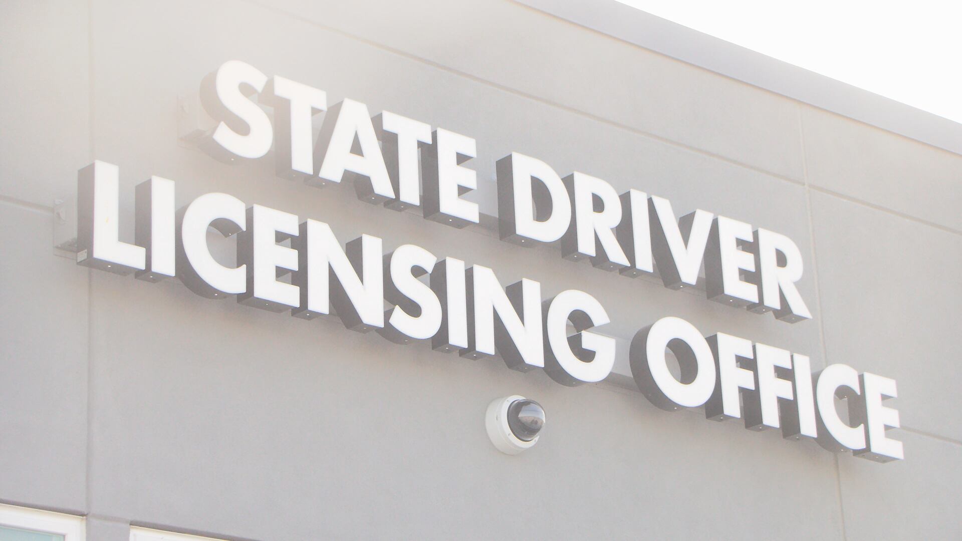 Ribbon cutting ceremony held at new DMV in Grand Island