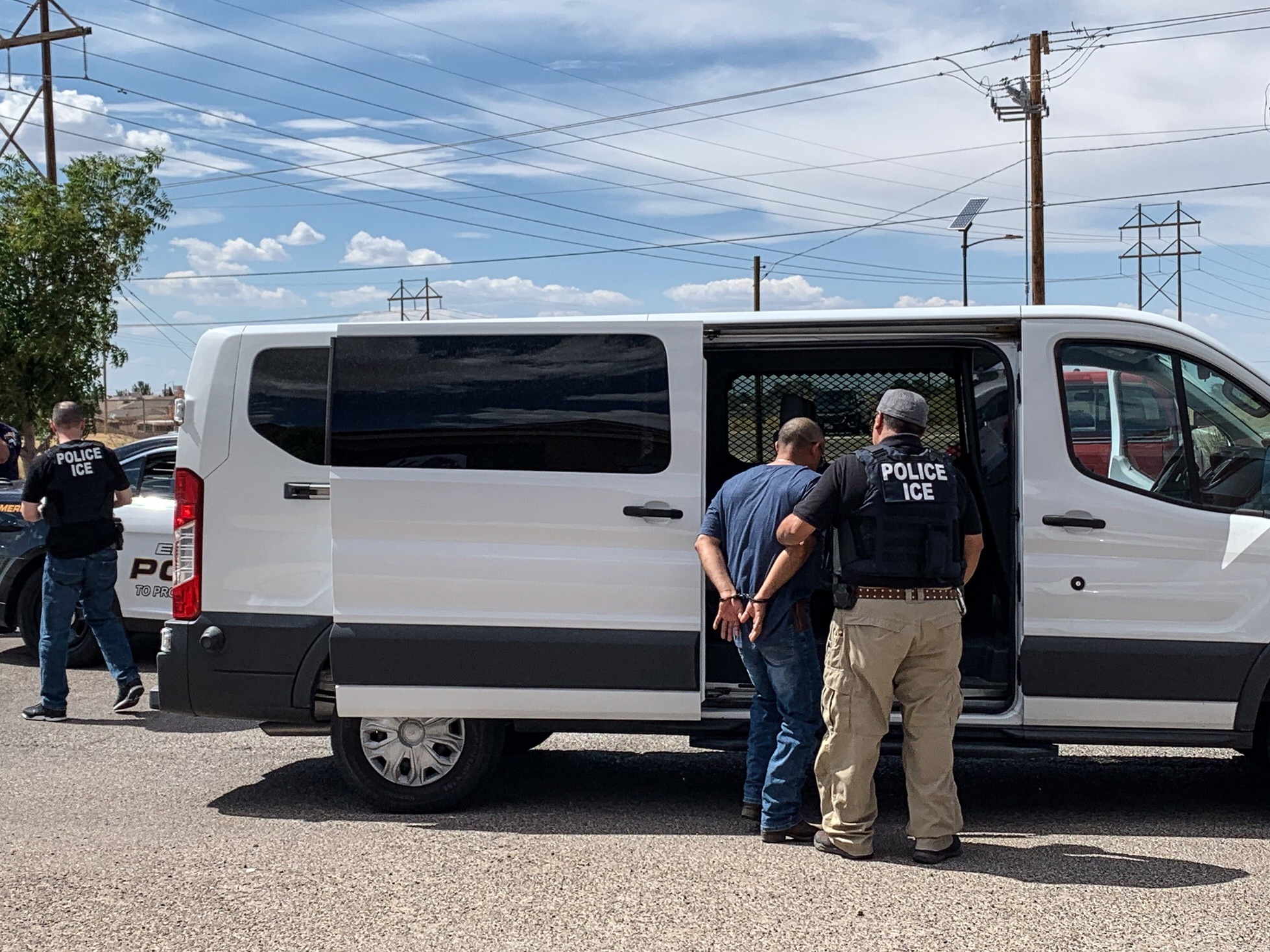 Ten minors rescued in ICE raid