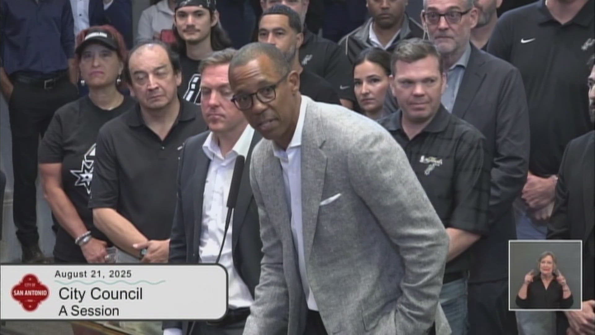 San Antonio Spurs Sean Elliott steals show in civic court in support of ...