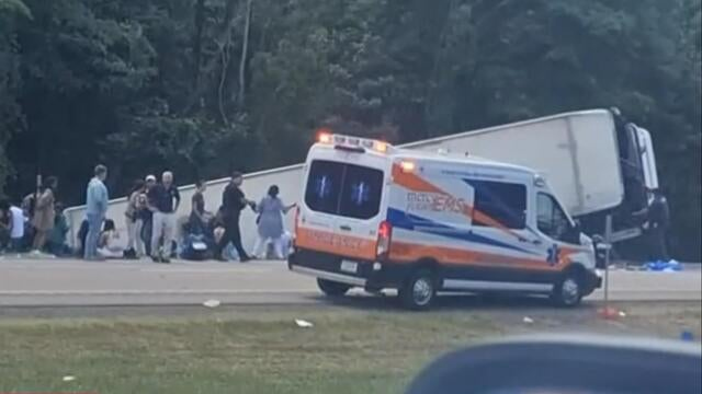 5 killed, dozens more injured in New York bus crash