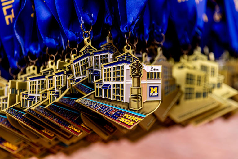 17-year-old Flint Powers runner wins Michigan Mile for second year in a row