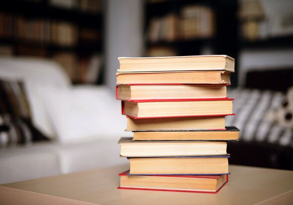 'We work in a bookshop - these are our 5 favourite books we always ...