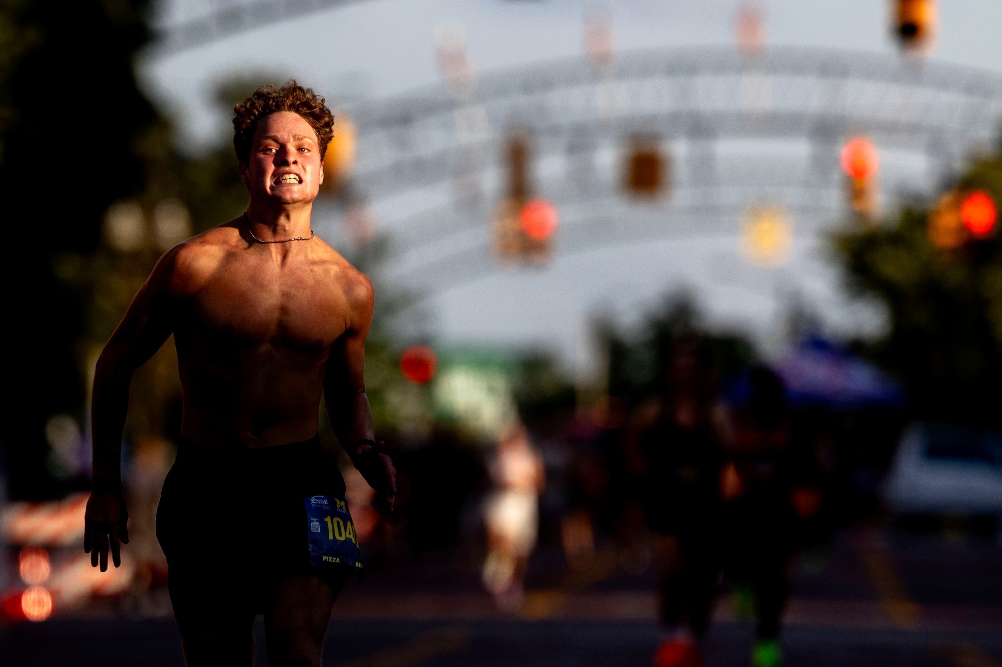 17-year-old Flint Powers runner wins Michigan Mile for second year in a row