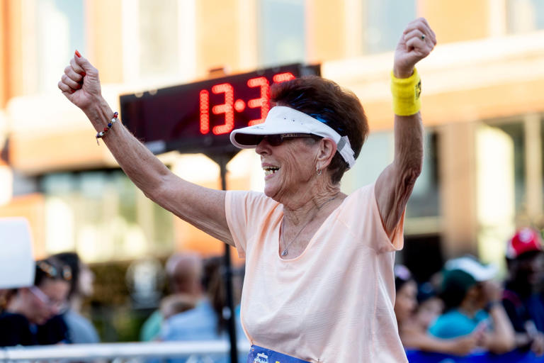 17-year-old Flint Powers runner wins Michigan Mile for second year in a row
