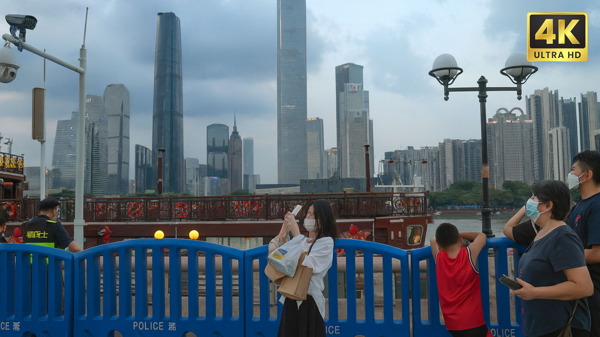 Nocny spacer nad Rzeką Perłową w Kantonie – Chiny 4K