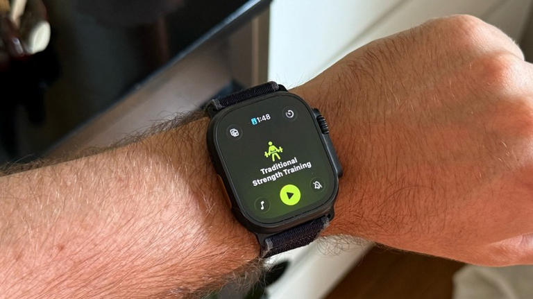 watchOS 26's Workout Buddy Shows How Apple Could Make Siri Truly ...
