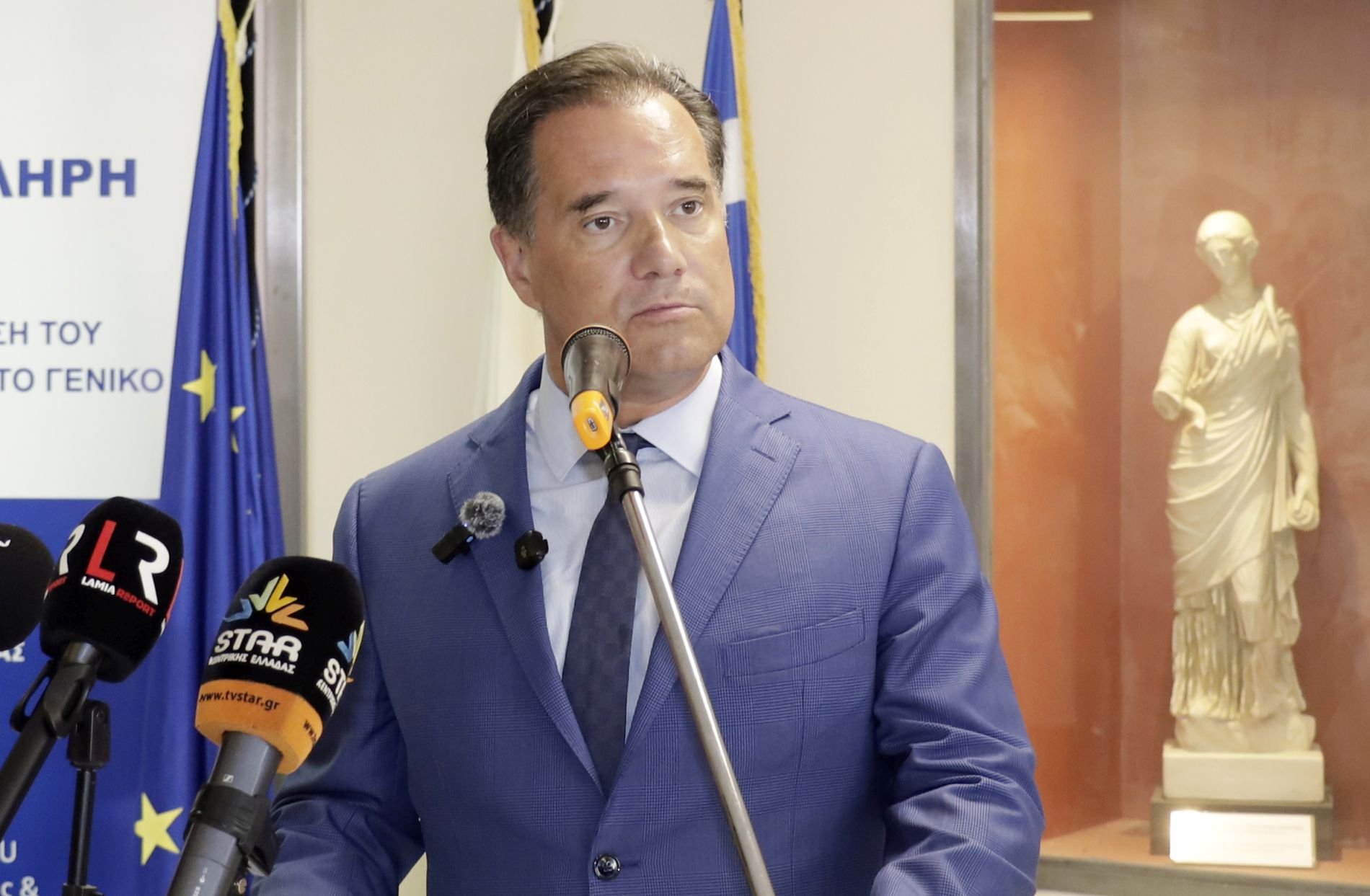 ΓΓ ΟΕΝΓΕ κατά Άδωνι: «Είσαι πολύ μικρός και ασήμαντος για να πιάσεις ...