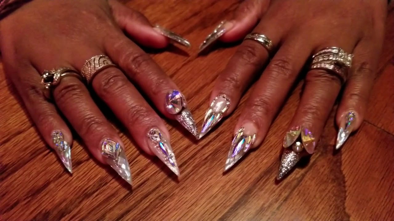 Nails by Mimi at Lacquer Lounge in Milwaukee reviewed