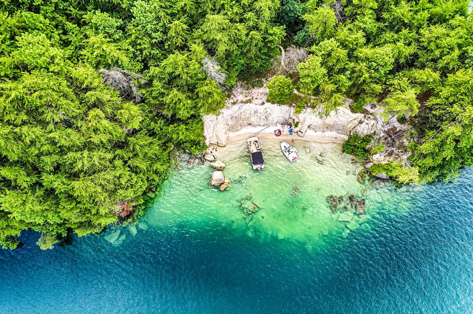 This Secluded Lake in South Carolina Has Caribbean-clear Waters and a ...