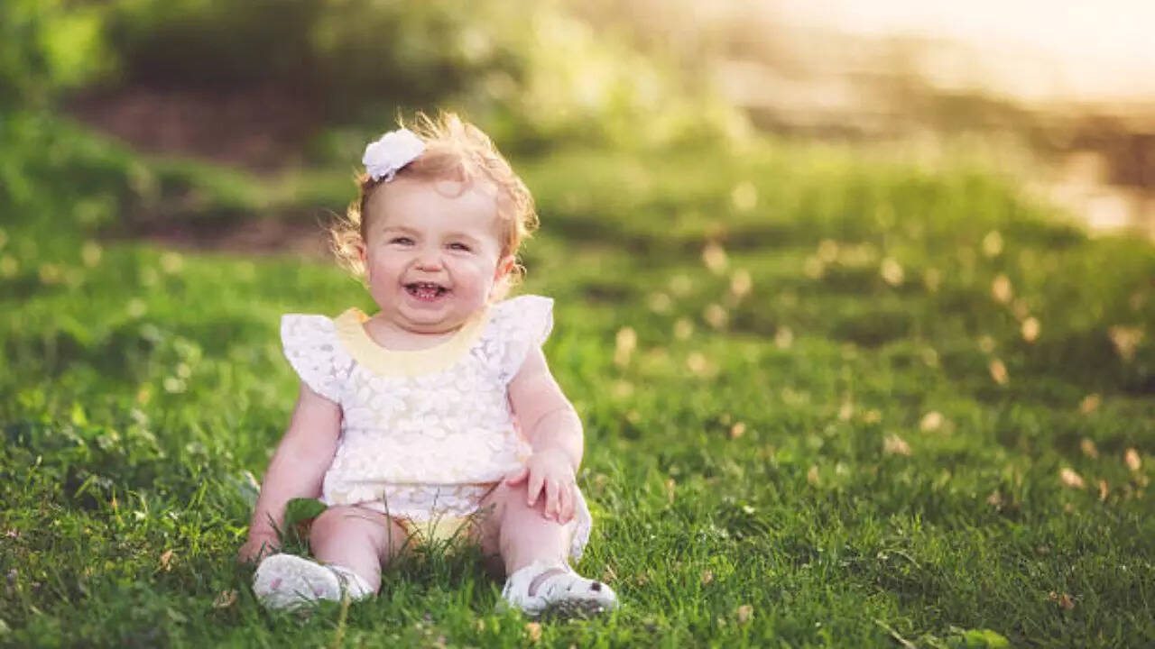 8 three-letter names for baby girls popular in the US