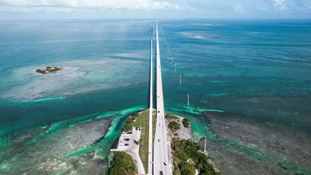 13 Scenic American Roads That Turn Any Drive Into a Journey