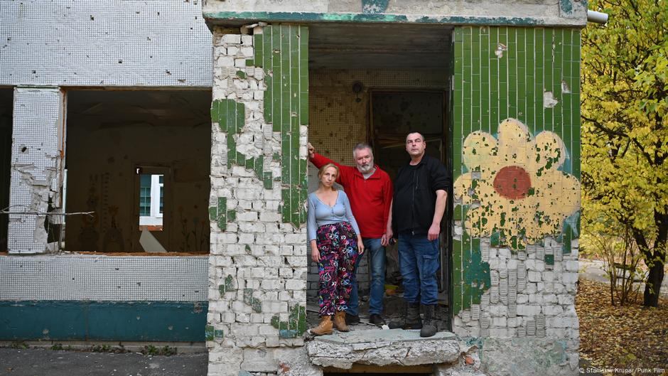 The documentary dividing Czech society: Road trip to Ukraine frontline