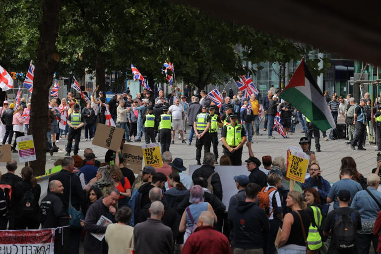 13 pictures as Newcastle protestors clash over migrants in New Bridge Hotel