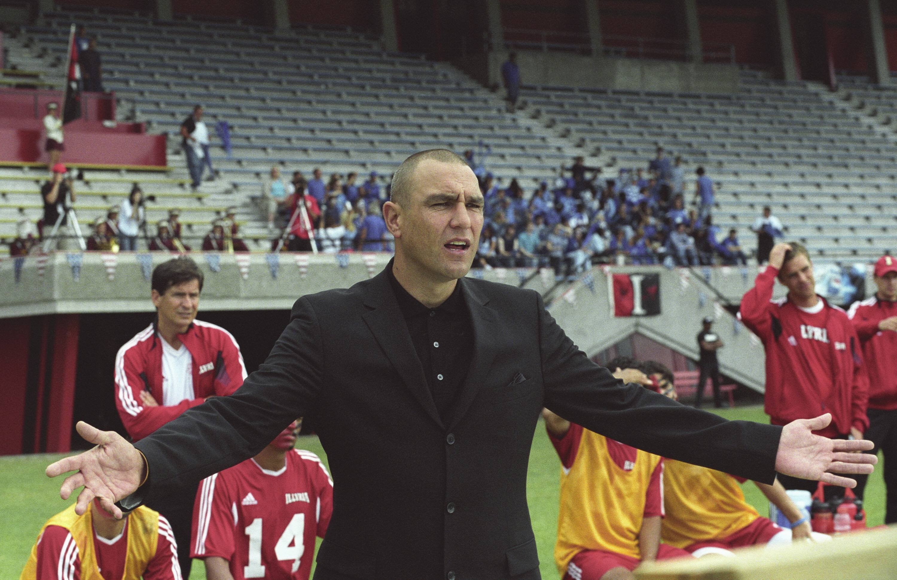 Piłkarski rzeźnik Vinnie Jones. Bał się go cały kraj. "Utnę ci głowę"