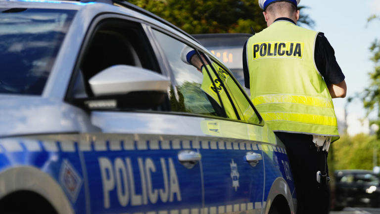 Fala oszustw we Wrocławiu. Policja prosi o pomoc księży