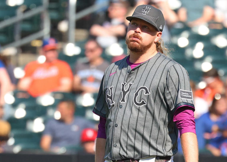 Mets’ Ryne Stanek clinging to roster spot as struggles mount