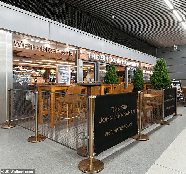 Inside the world's smallest Wetherspoons with no toilets - but in iconic location