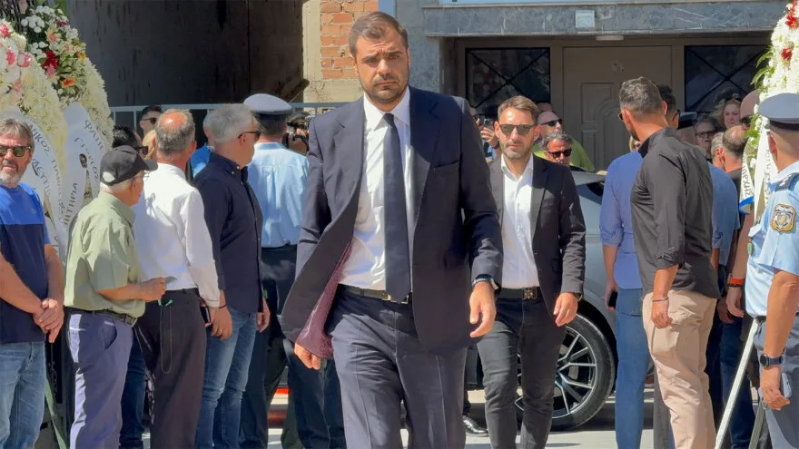 Αποχαιρετισμός στον Απόστολο Βεσυρόπουλο: Παρών ο Κυριάκος Μητσοτάκης ...