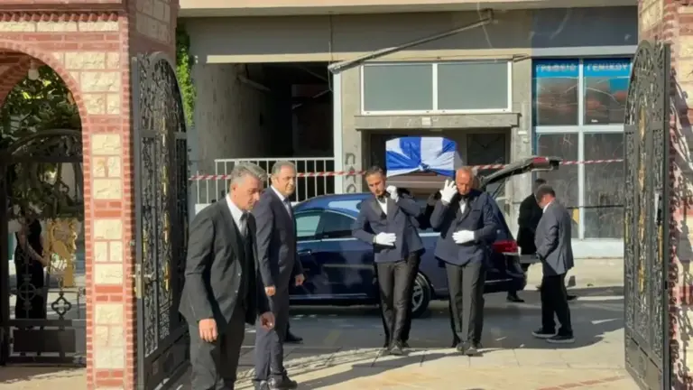 Αποχαιρετισμός στον Απόστολο Βεσυρόπουλο: Παρών ο Κυριάκος Μητσοτάκης ...