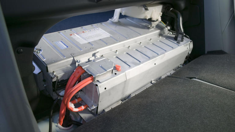 Toyota hybrid battery warranty makes replacement costs & lifespan less ...