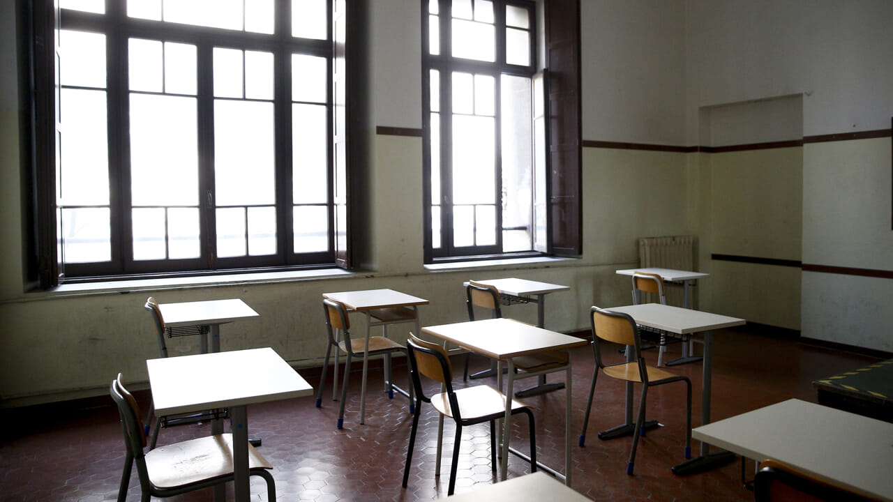 Torino, tragedia al Convitto Umberto I: professore 35enne apre la ...