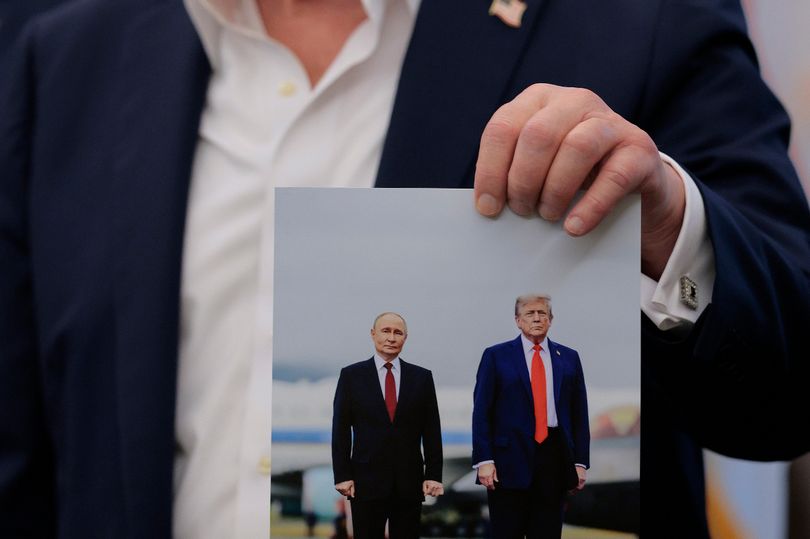 Fresh health fears as concerning photo shows Donald Trump's swollen ...